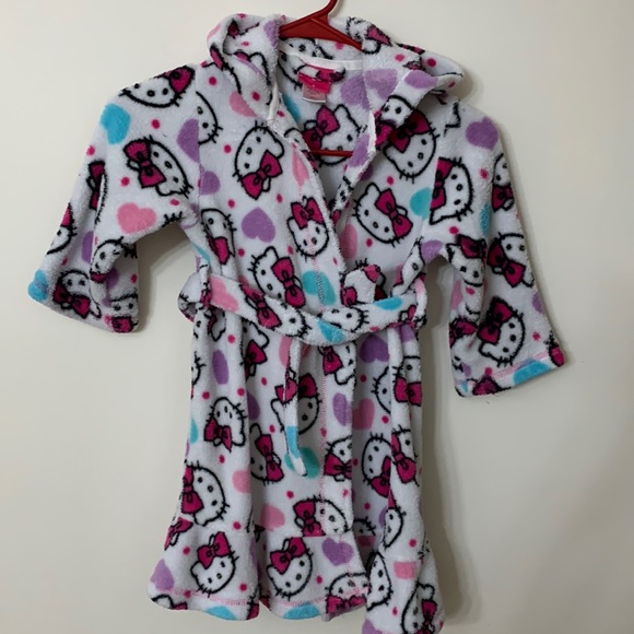 Hello Kitty | Pajamas | Hello Kitty Bathrobe Size 4 Lovingly Used ...